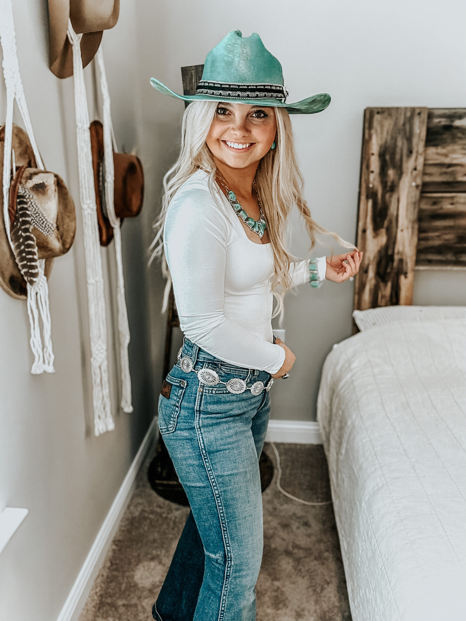 Turning Basic Clothes into a Dreamy Western Look - Kiersten Zile