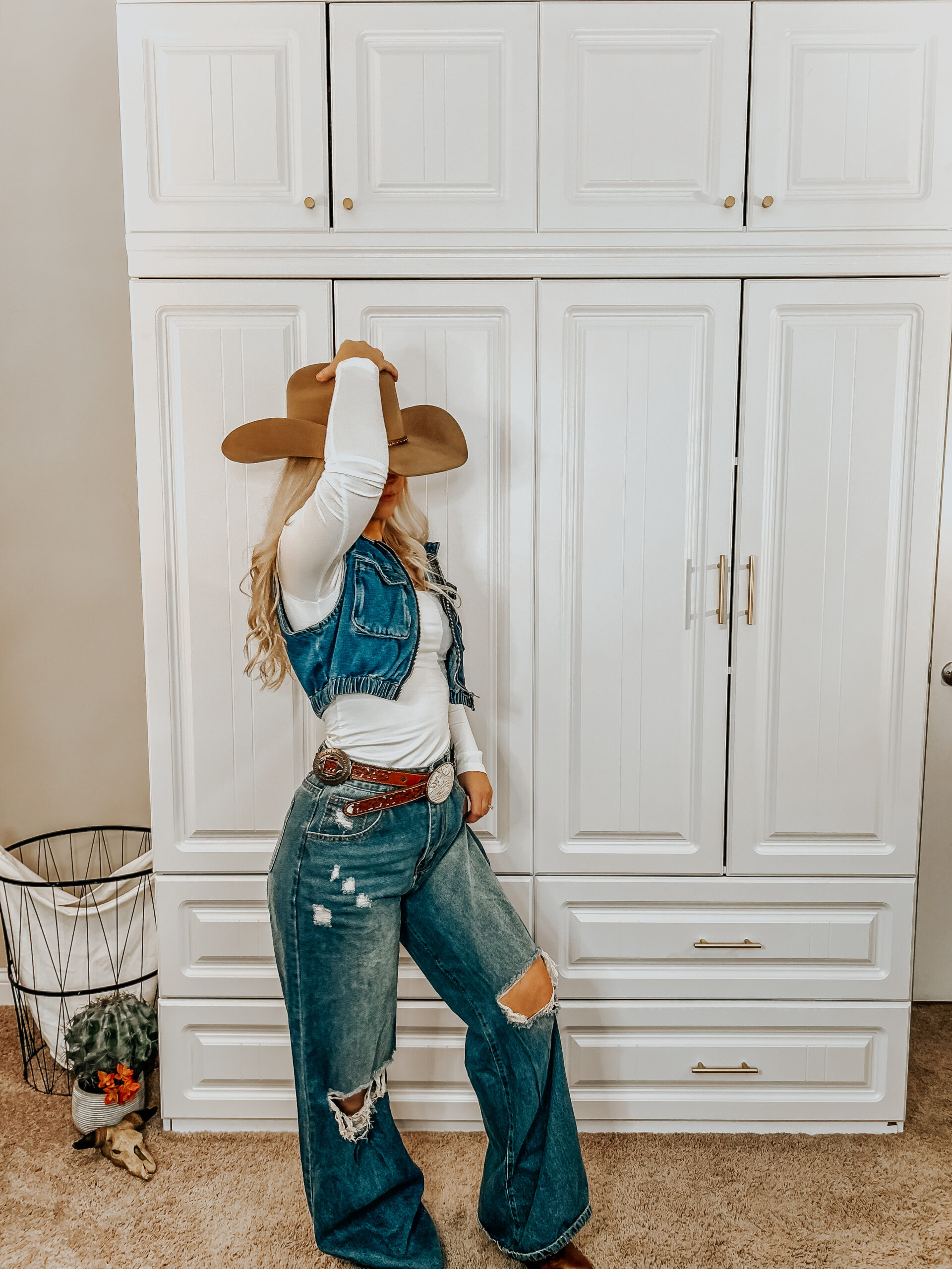 Denim on Denim Outfits: How to Rock This Timeless Western Trend ...